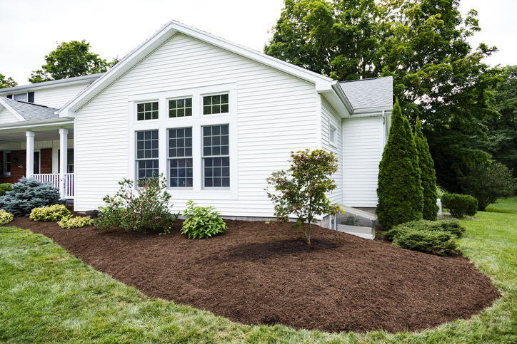 How to Refresh Mulch in Your Garden for Summer - Devine Bros